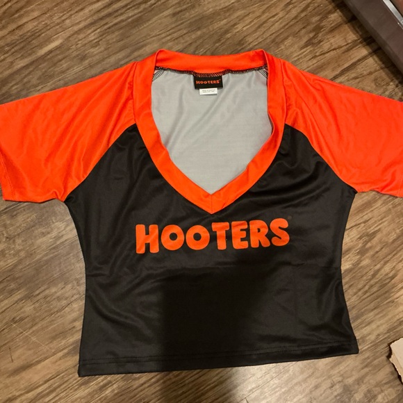 Hooters | Tops | Hooters Black And Orange Logo Sports Top | Poshmark